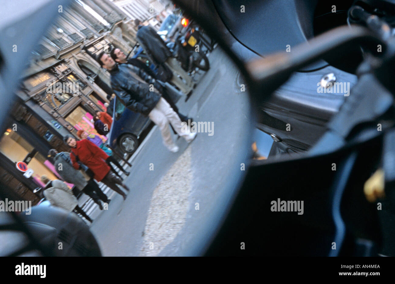 Vehicles pedestrians on paris street hi-res stock photography and images - Alamy