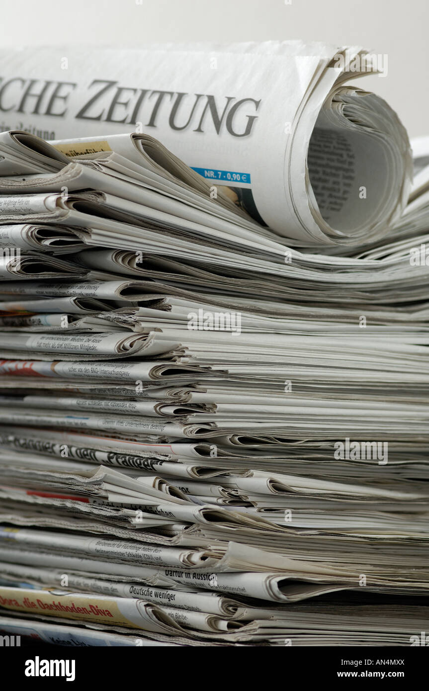 Newspaper editorial staff hi-res stock photography and images - Alamy