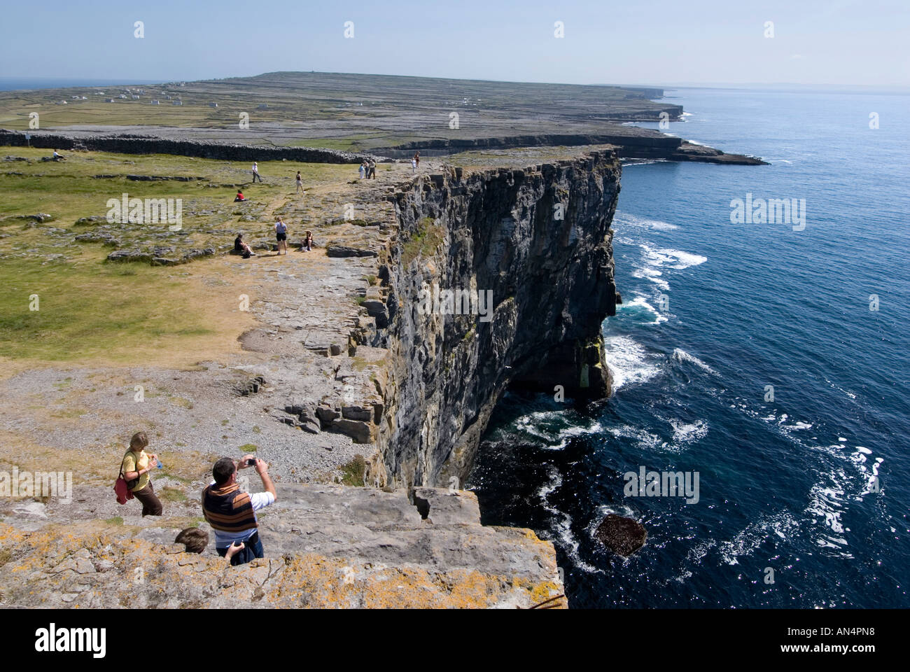 Dun aonghus hi-res stock photography and images - Alamy
