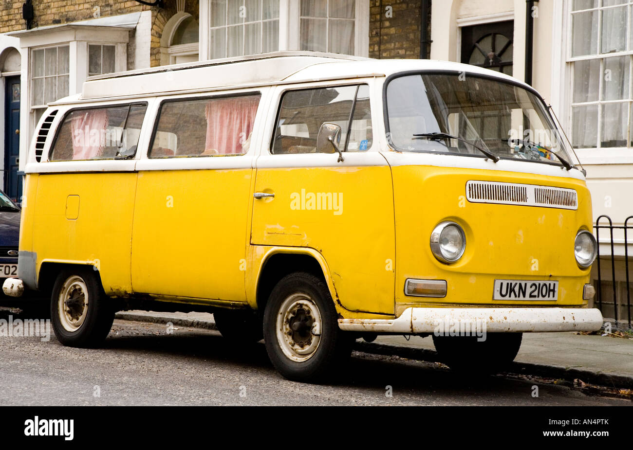 Battered vw camper van hi-res stock photography and images - Alamy