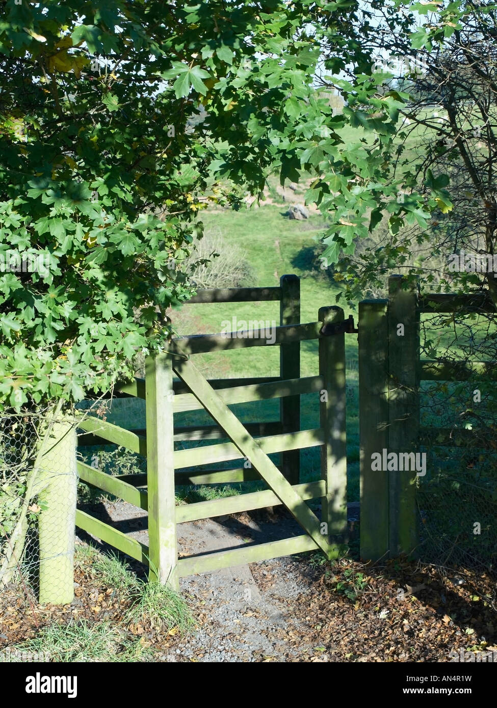 A gate on a footpath Stock Photo - Alamy