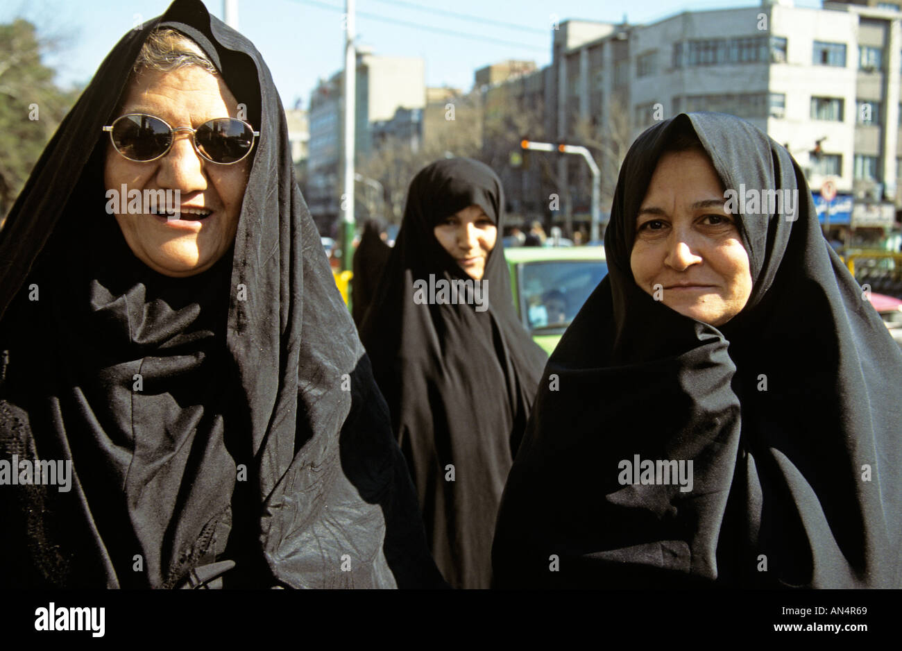 Women burkas iran hi-res stock photography and images - Alamy