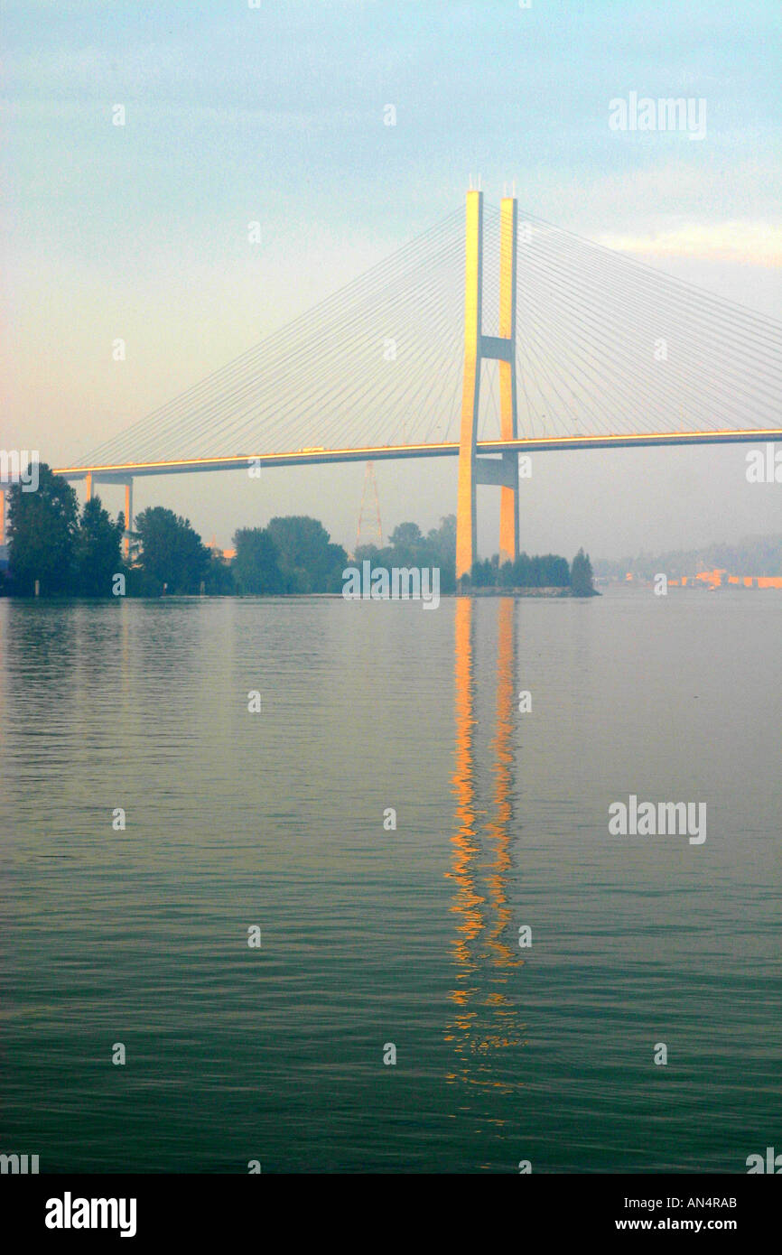BRIDGE spanning the Fraser River, Vancouver, British Columbia, Canada ...