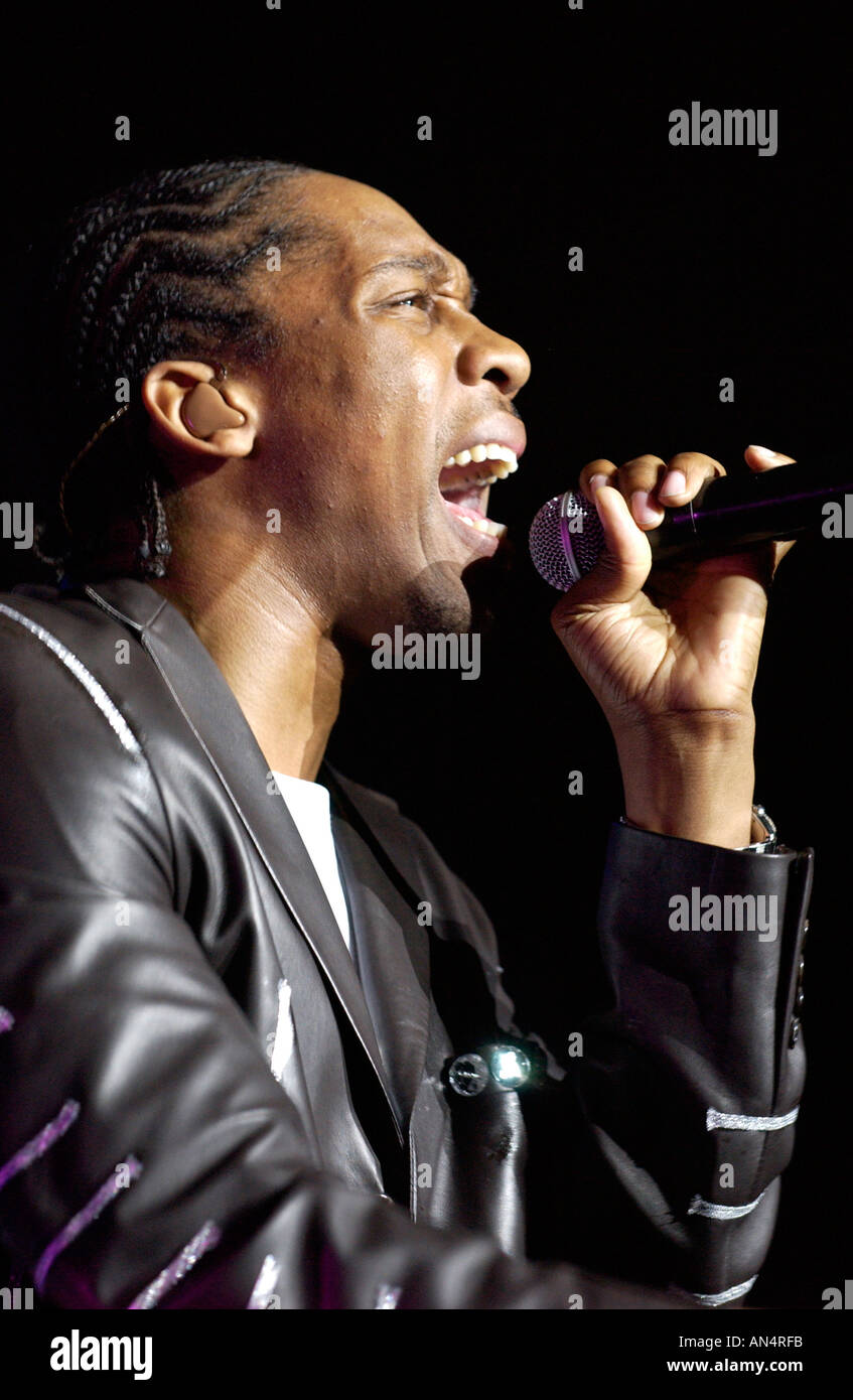 English soul singer hi-res stock photography and images - Alamy