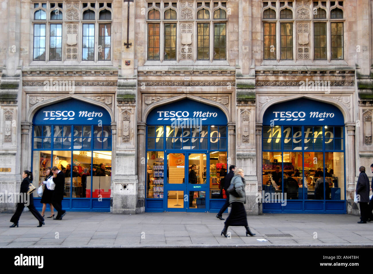 Tesco Metro London England UK Stock Photo - Alamy