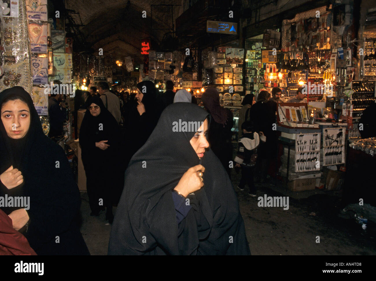 Shoppers at the night market Iran Stock Photo - Alamy