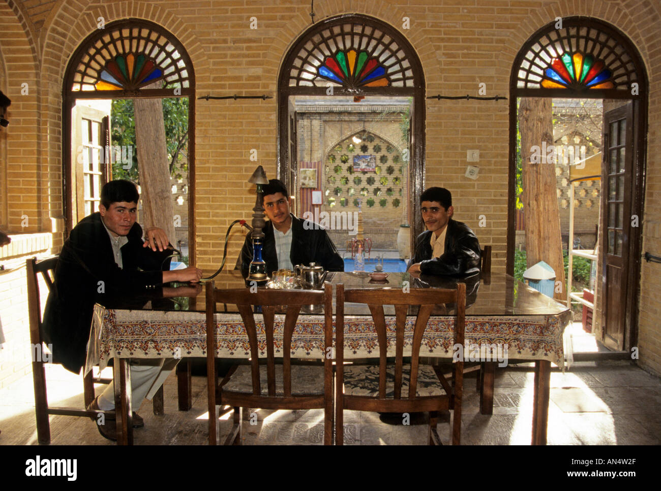 Smoking iranian iran hi-res stock photography and images - Alamy
