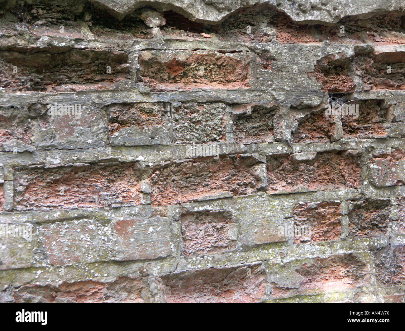 Spalling bricks hi-res stock photography and images - Alamy