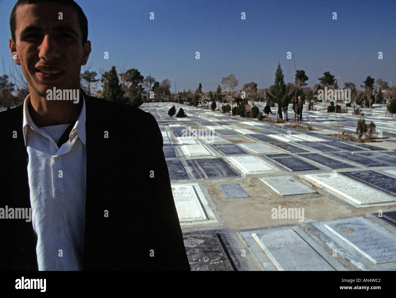 A visitor at the Iran Iraq war cemetery in Tehran Stock Photo - Alamy