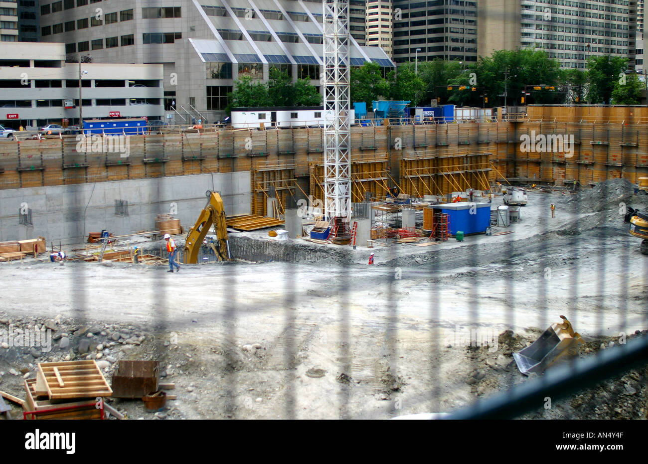 CONSTRUCTION Building under construction in Calgary, Alberta , Canada ...