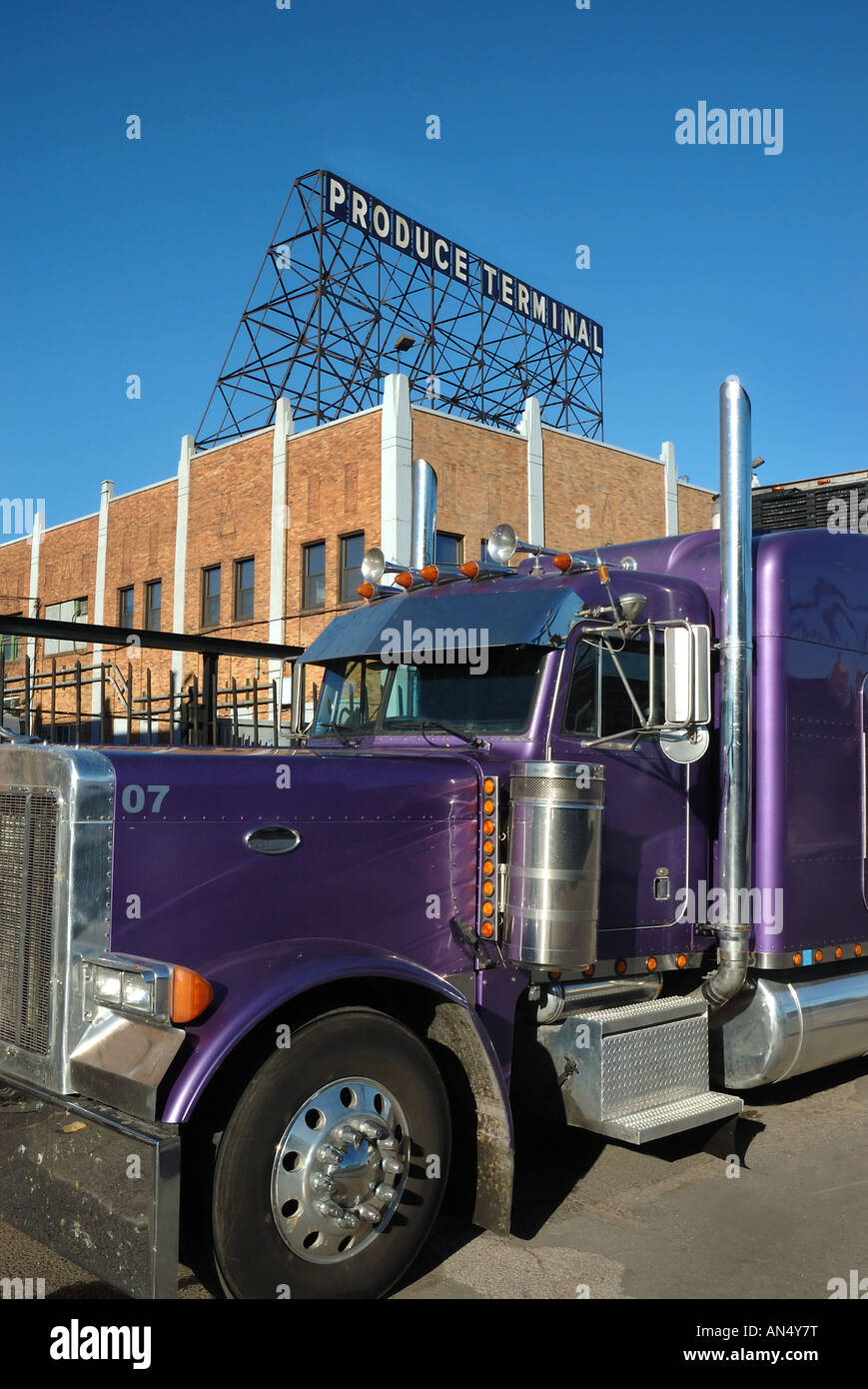 Produce Terminal Trucking Stock Photo - Alamy