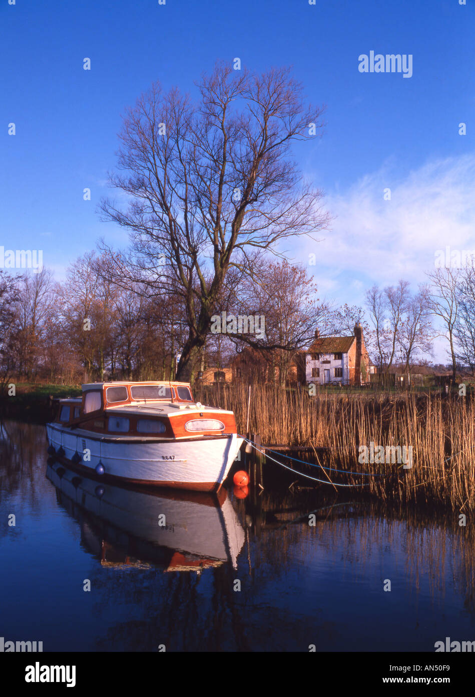 Geldeston norfolk broads hi-res stock photography and images - Alamy