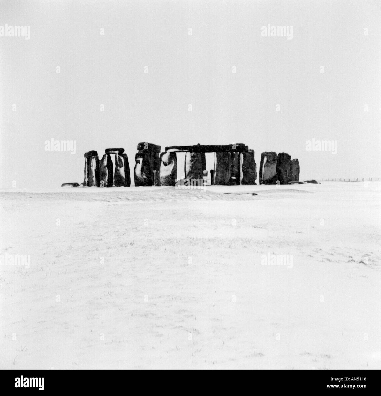 Stonehenge in winter Black and White Stock Photos & Images - Alamy