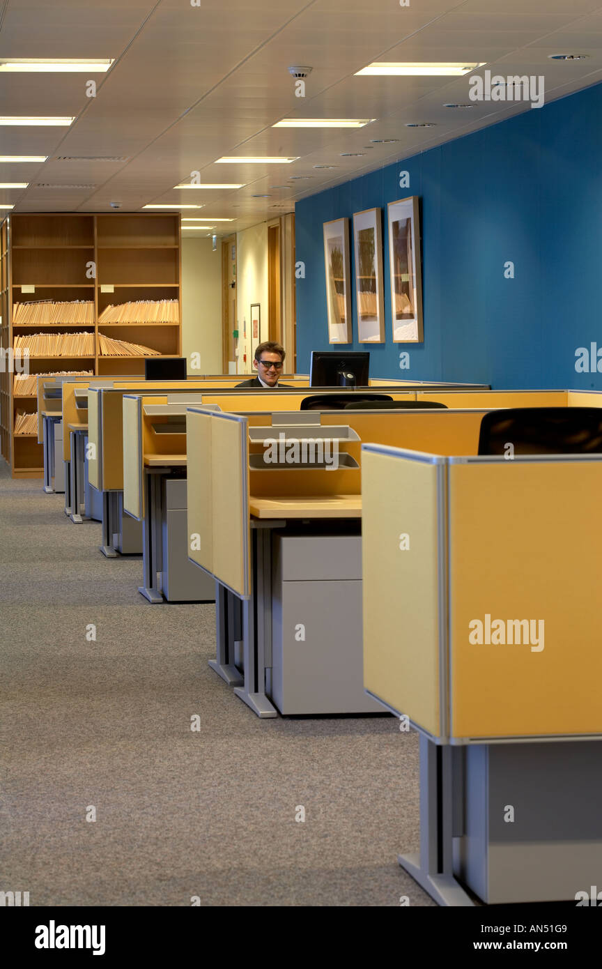 Office employee cubicles hi-res stock photography and images - Alamy