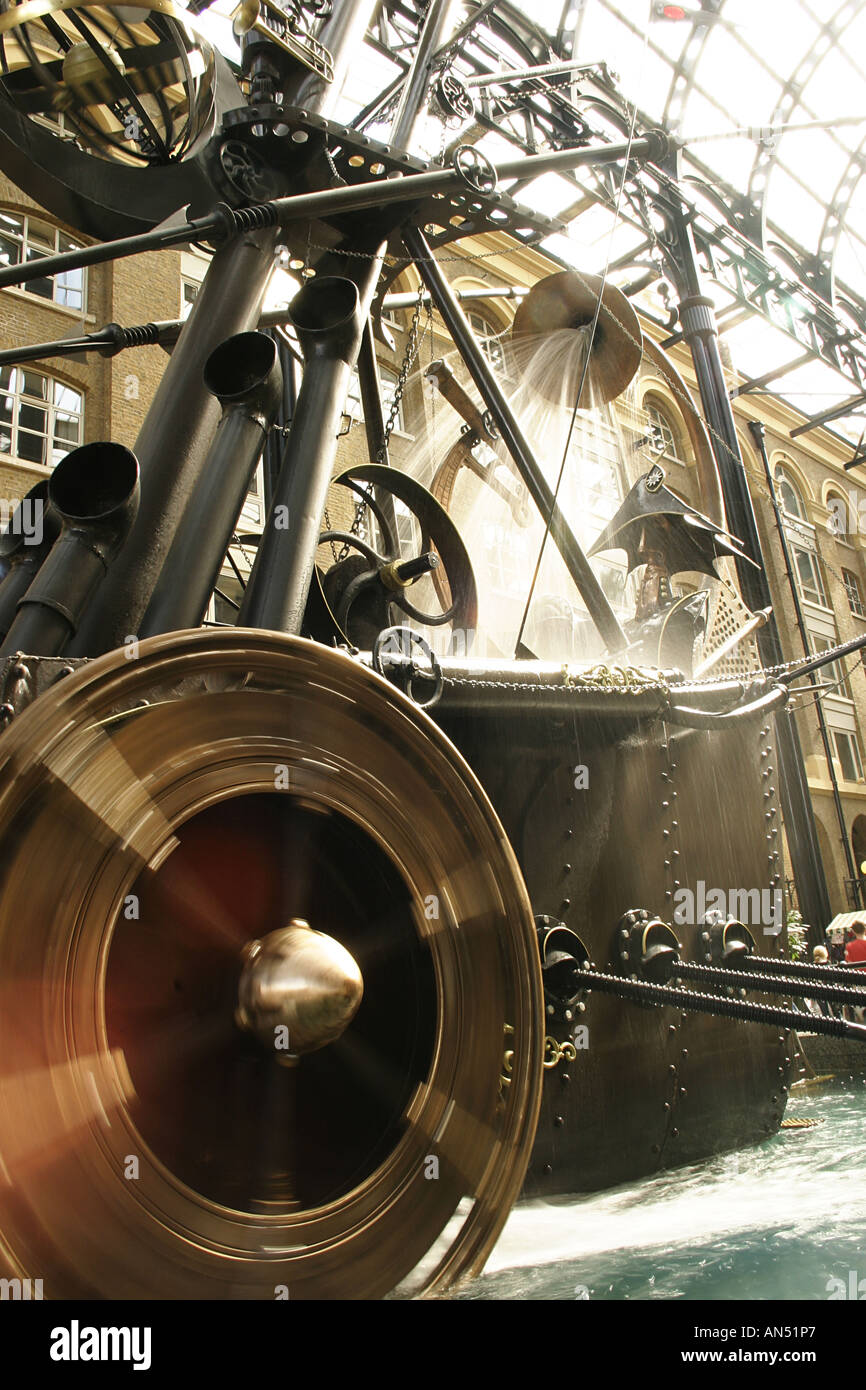 Inside Hay's Wharf (aka Hay's Galleria) by the Thames in London ...