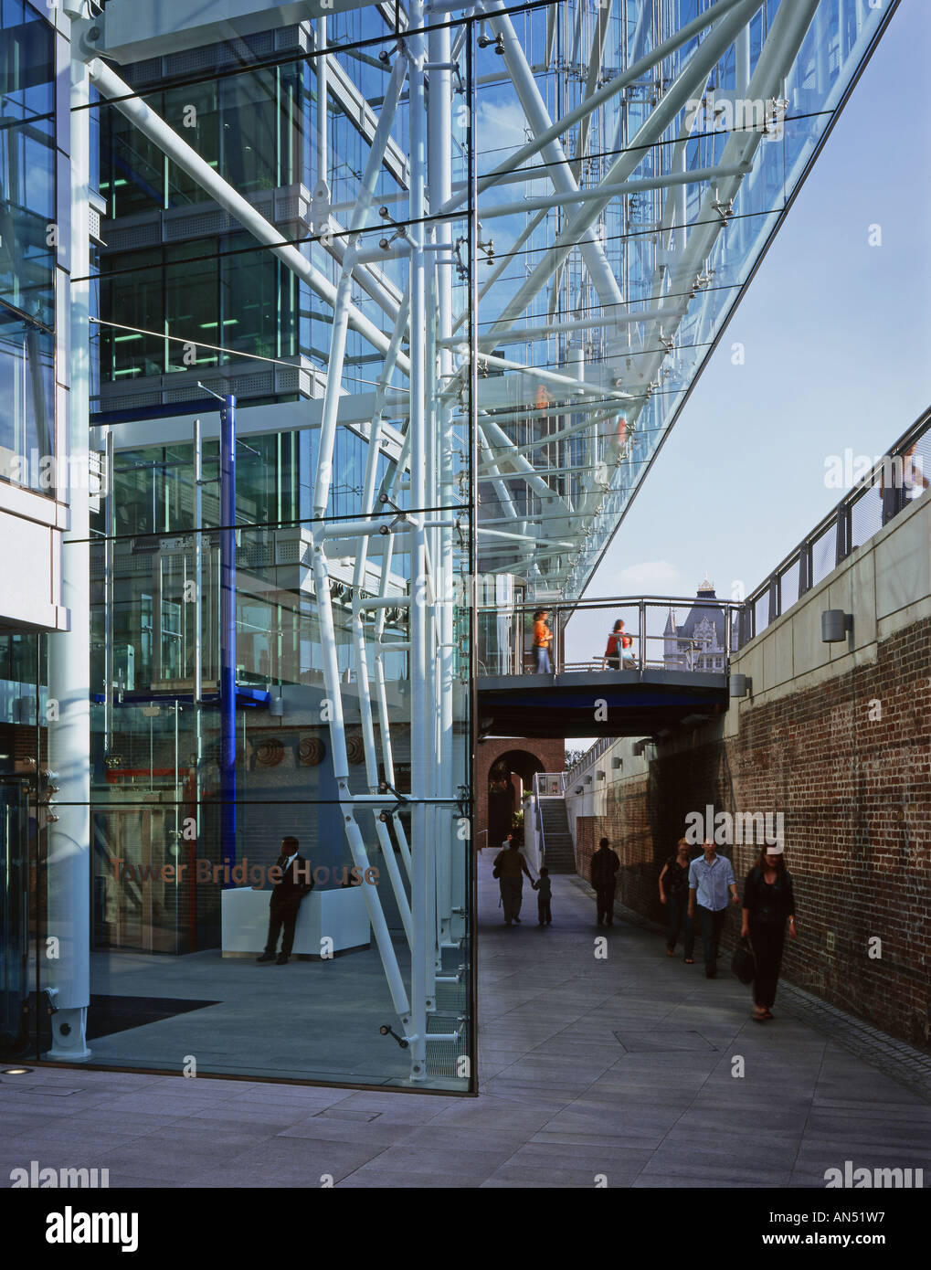 K2, Tower Bridge House, London, 2006. Glass facade and footpath ...