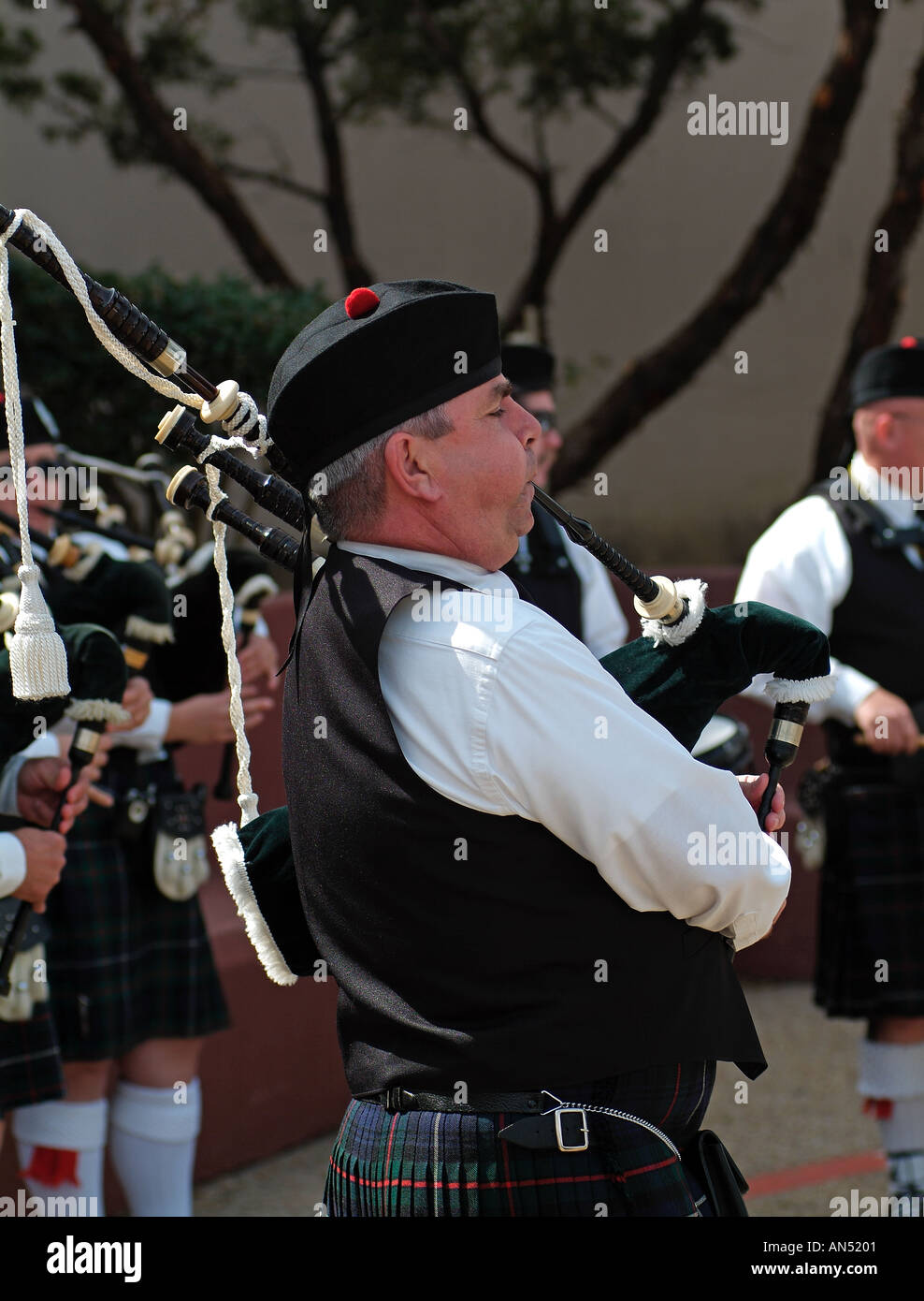 Man playing bagpipes hi-res stock photography and images - Alamy