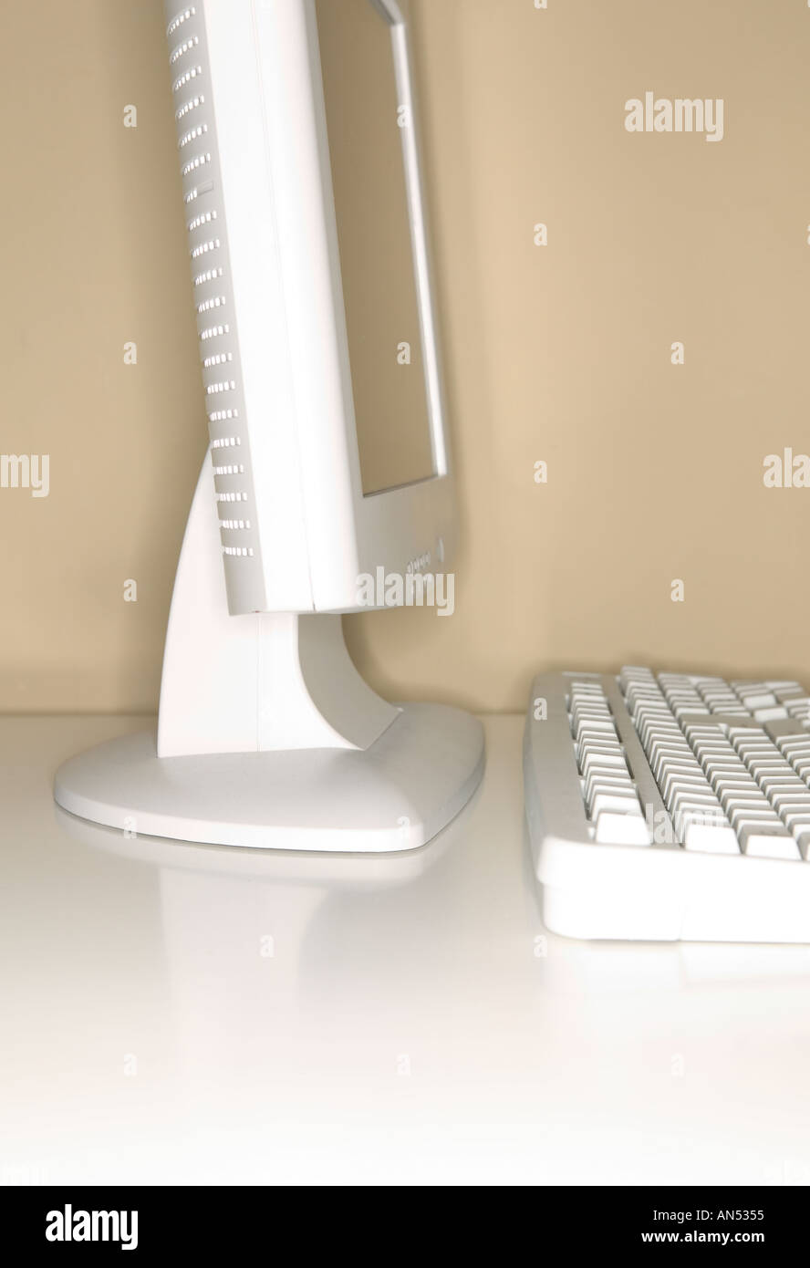 Computer keyboard and flat panel monitor Stock Photo - Alamy
