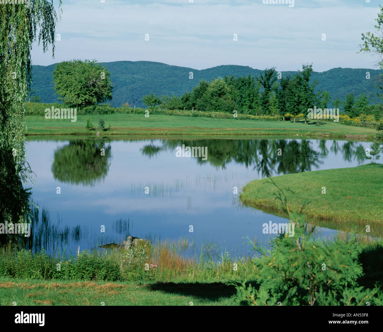 North hatley quebec hi-res stock photography and images - Alamy