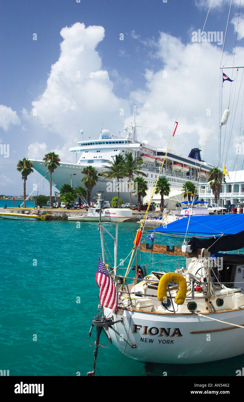 St Geroges Bermuda port and waterfront with Norwegian Sea cruise ship ...