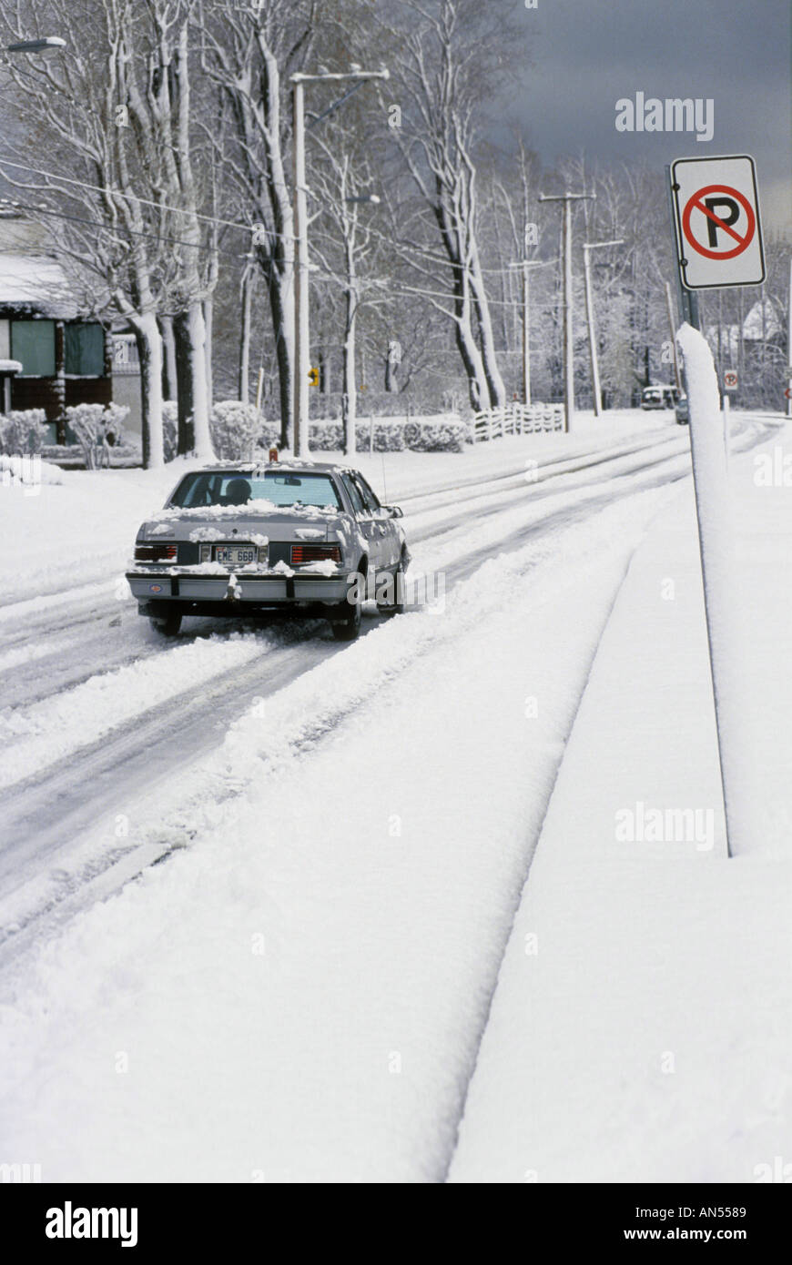 Snow covered b road hi-res stock photography and images - Alamy