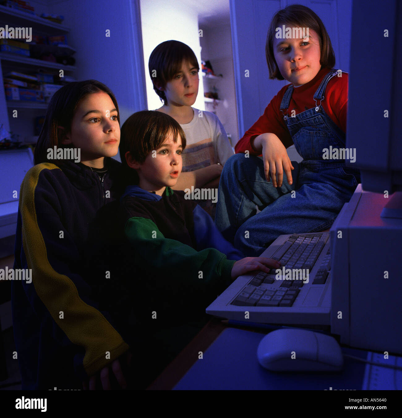 Niños kids children hi-res stock photography and images - Alamy