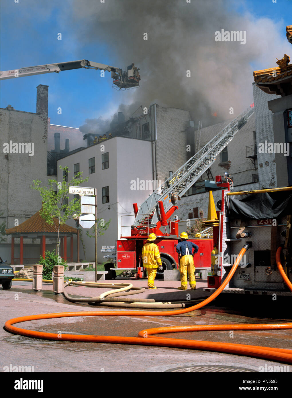 Fire fighting in canada hi-res stock photography and images - Alamy