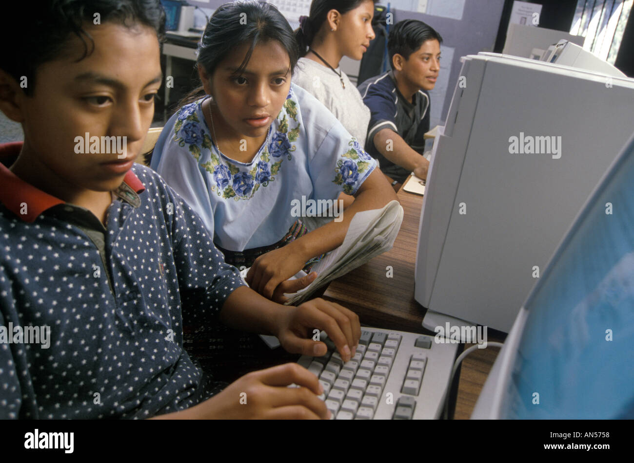 Indian classroom computers hi-res stock photography and images - Alamy