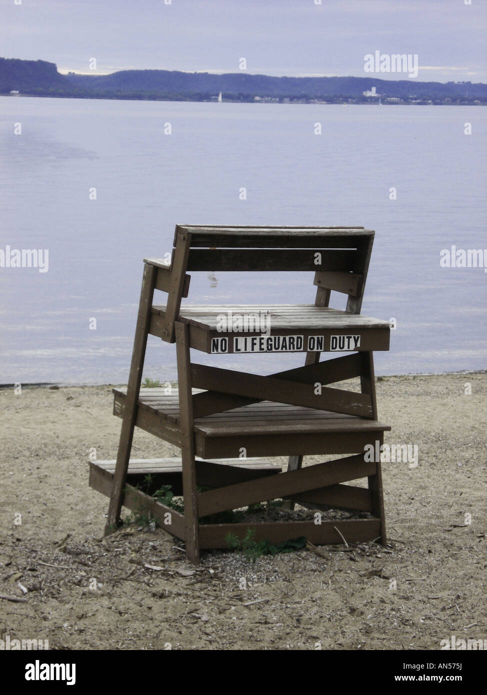 An empty Lifeguard stand Stock Photo - Alamy