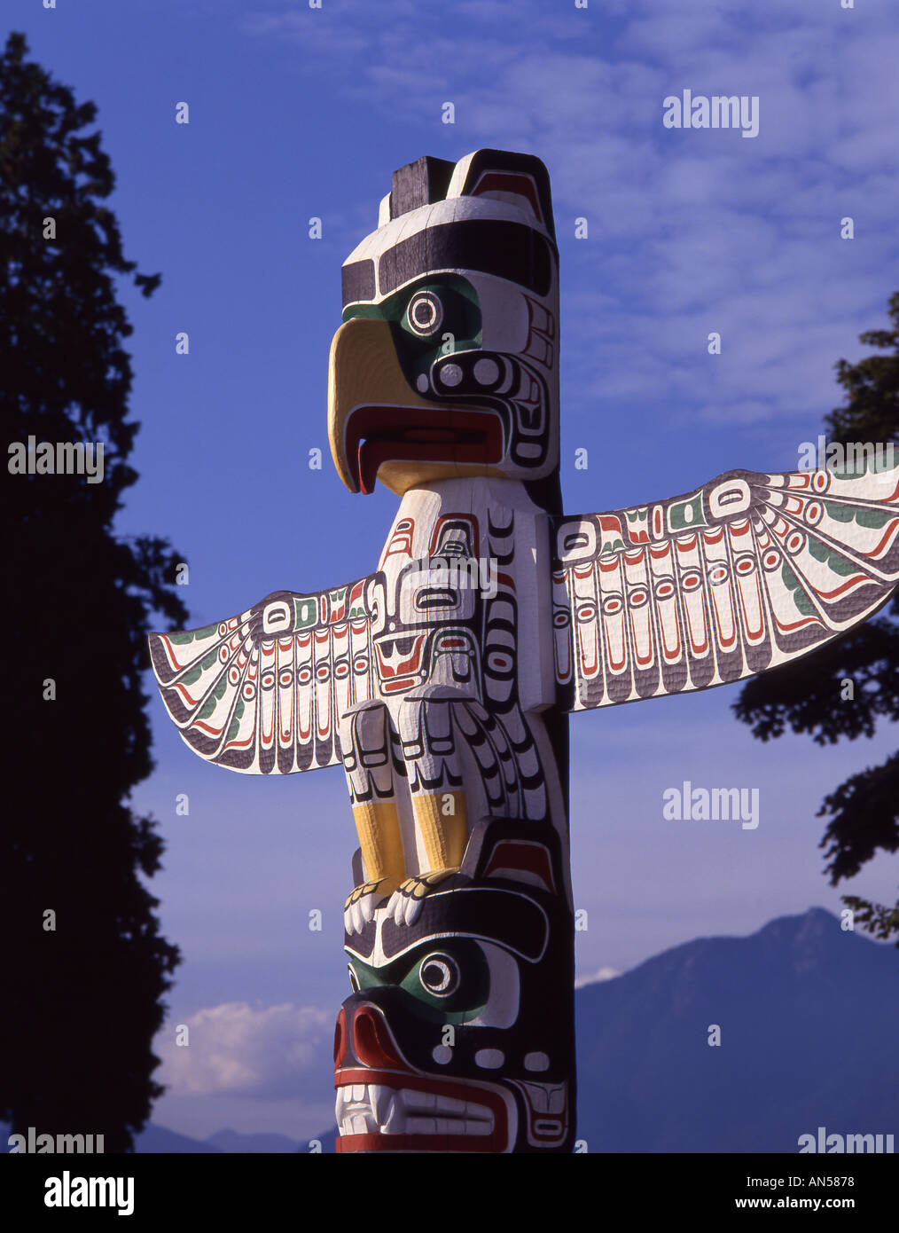 Canada Vancouver totem pole american indian custom Stock Photo - Alamy