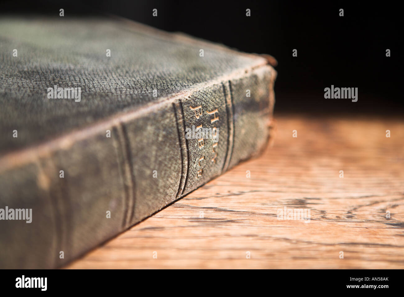 Close up old bible hi-res stock photography and images - Alamy