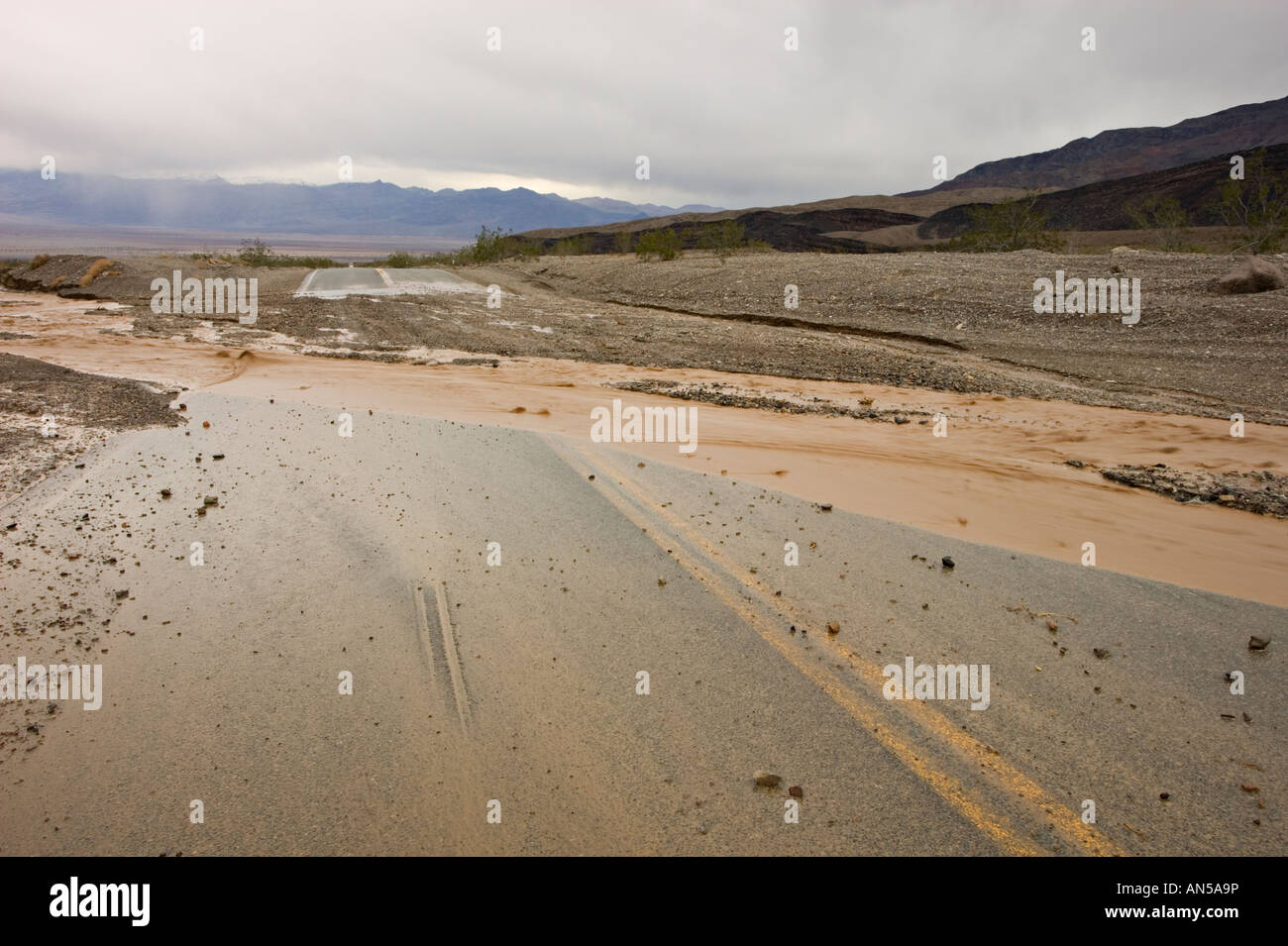 flush flood in death valley national park Stock Photo - Alamy