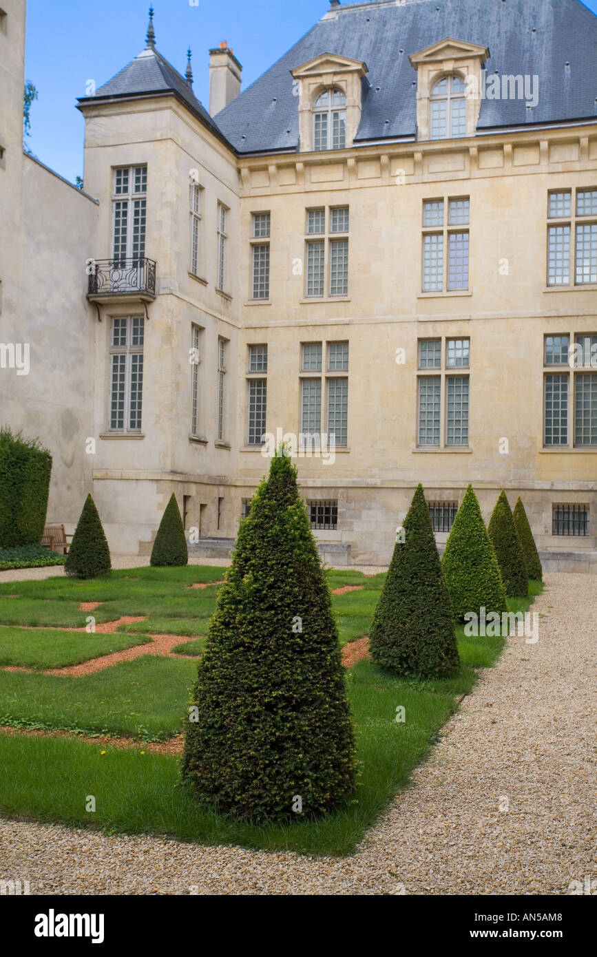 Reportage paris facade french hi-res stock photography and images - Alamy