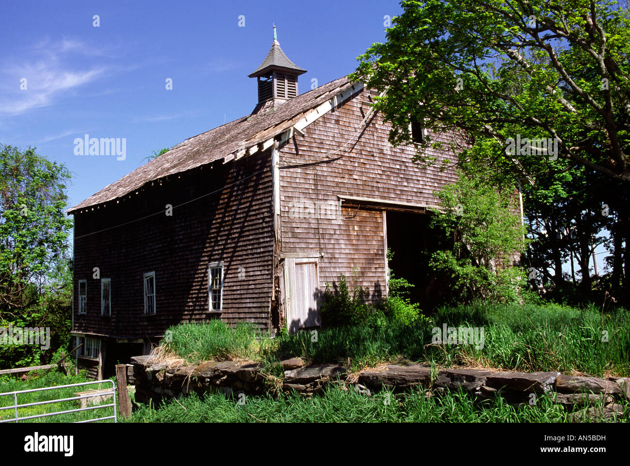 Old weathered wood barn Bristol Rhode Island Stock Photo - Alamy