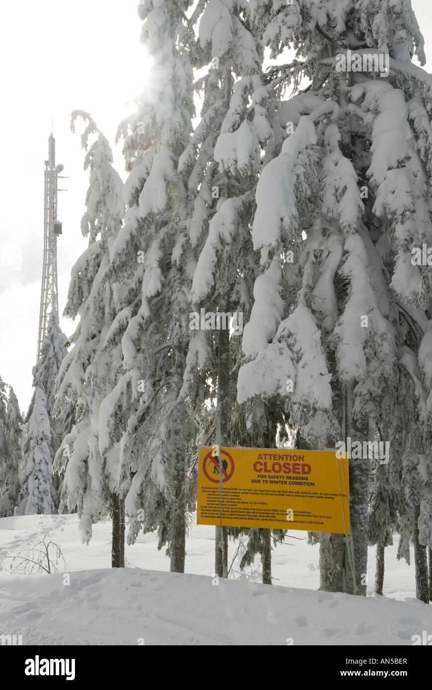 Trail closure sign in winter Stock Photo - Alamy