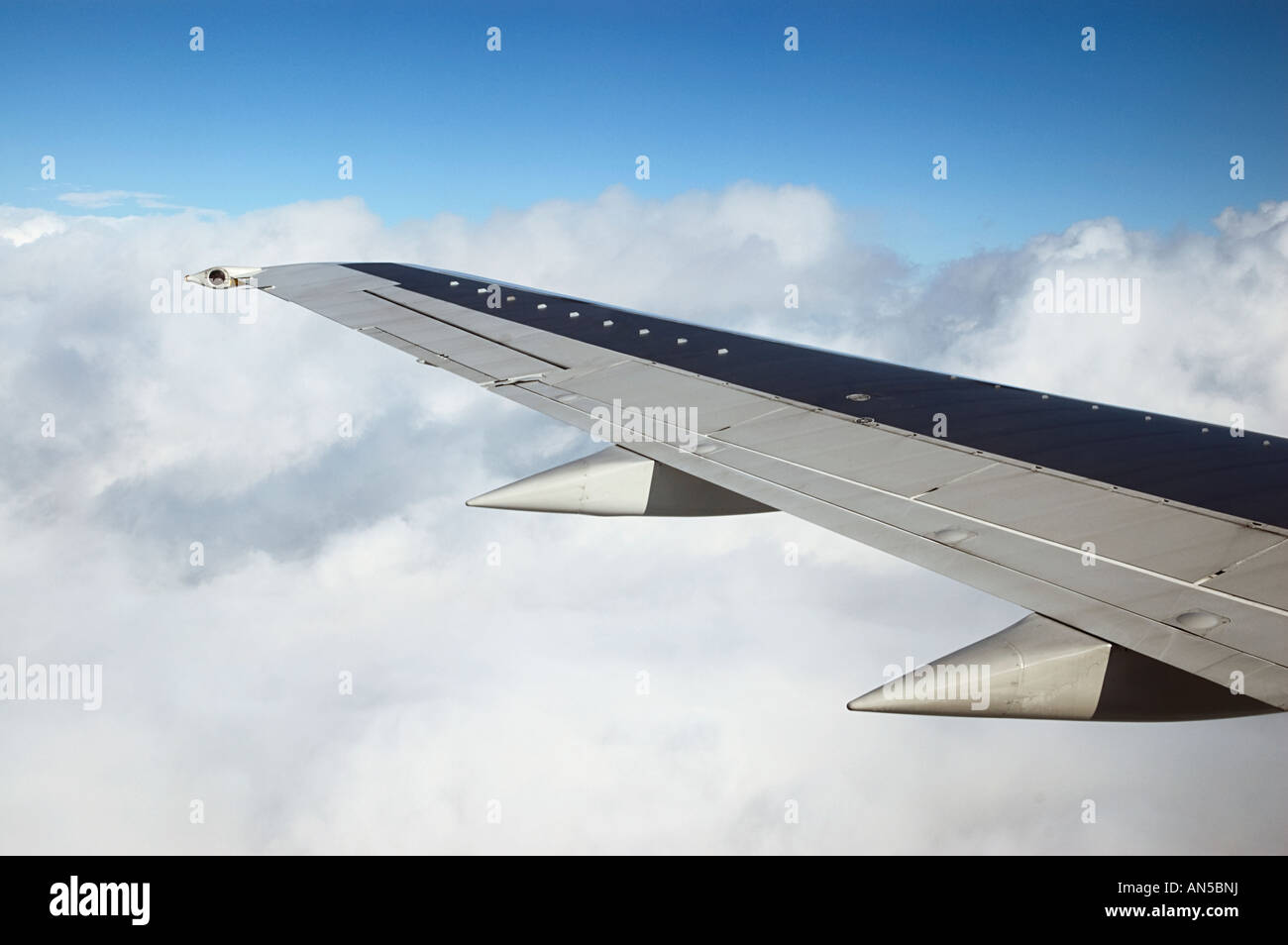 Air wing white hi-res stock photography and images - Alamy