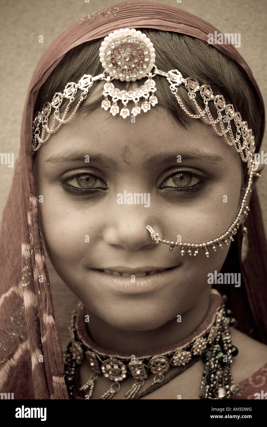 Portrait of a smiling gypsy girl from Rajasthan, India Stock Photo - Alamy