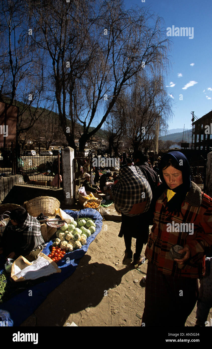 Market scene bhutan hi-res stock photography and images - Alamy