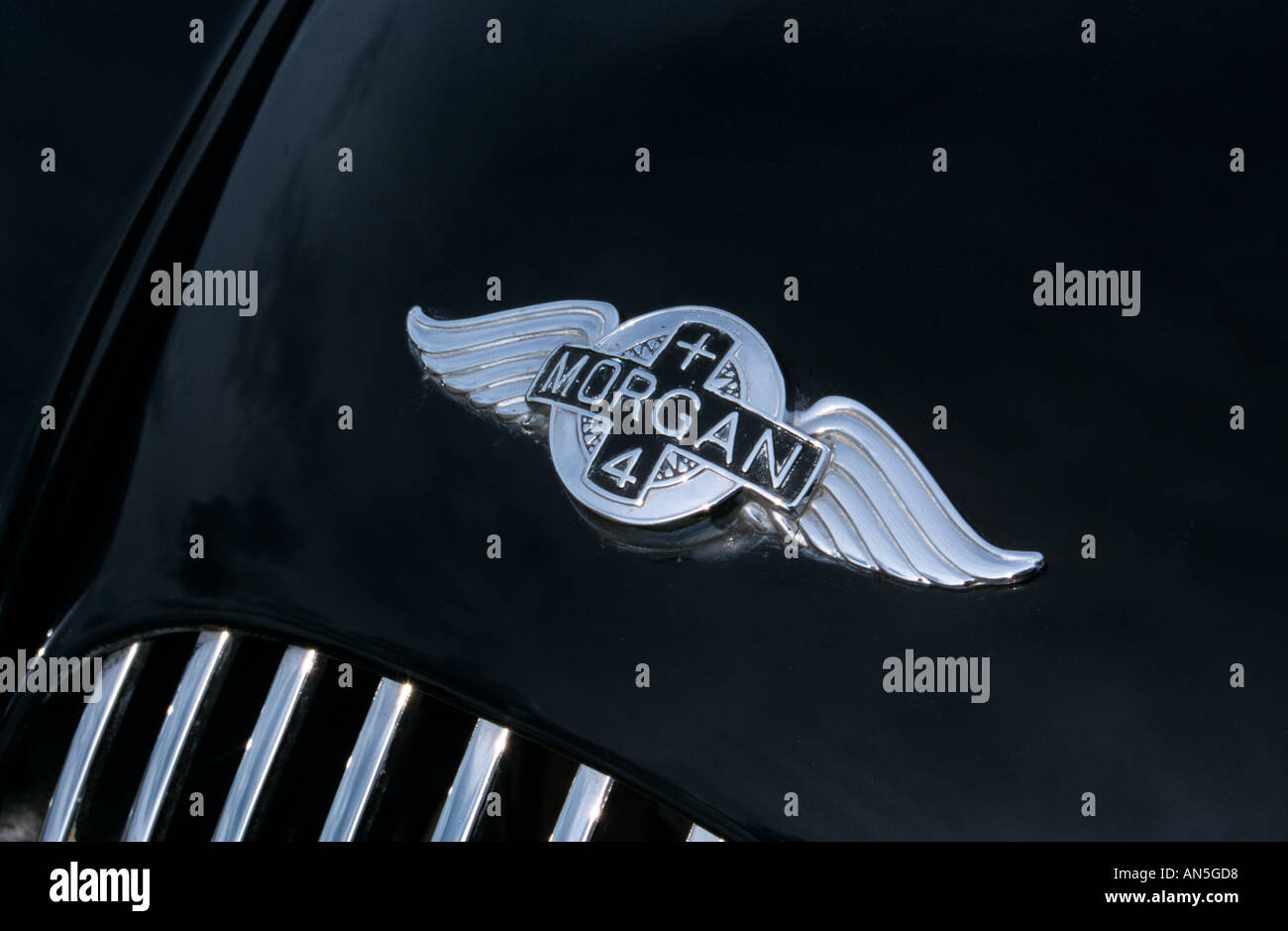 Morgan 4 4 badge hi-res stock photography and images - Alamy