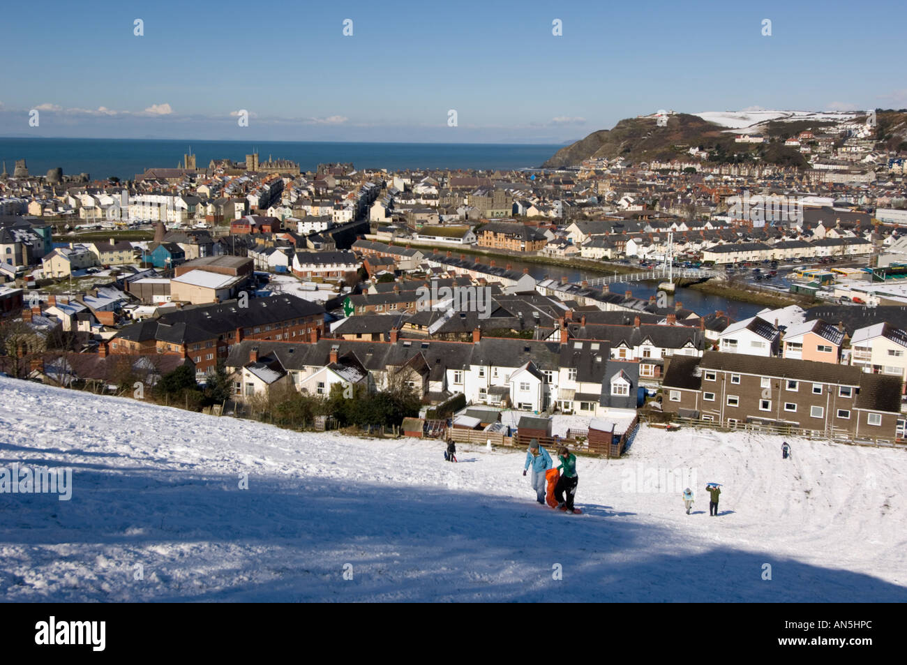 Sledging uk hi-res stock photography and images - Alamy