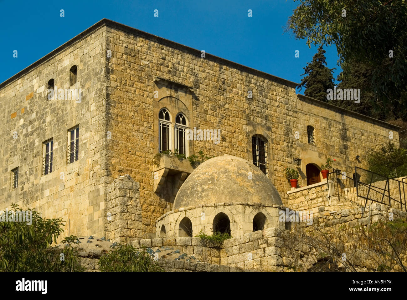 Lebanese house hi-res stock photography and images - Alamy