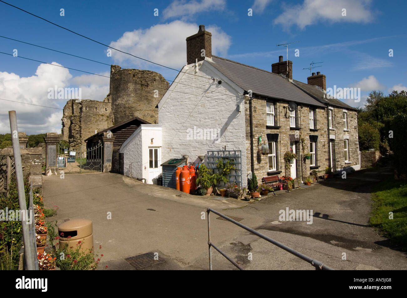 Cardigan castle cilgerran hi-res stock photography and images - Alamy