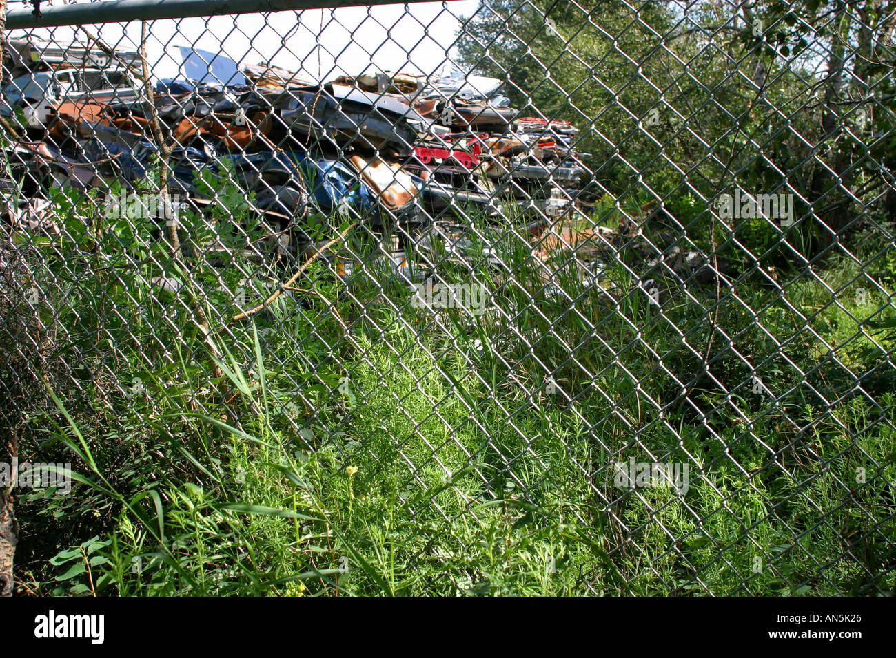 Pile of smashed cars hi-res stock photography and images - Alamy