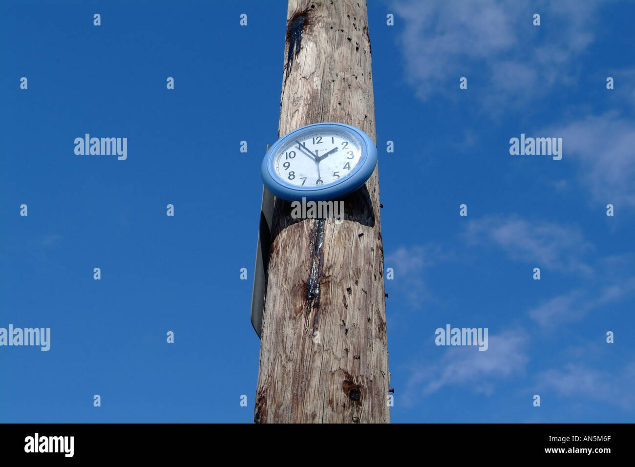 Clock on pole hi-res stock photography and images - Alamy