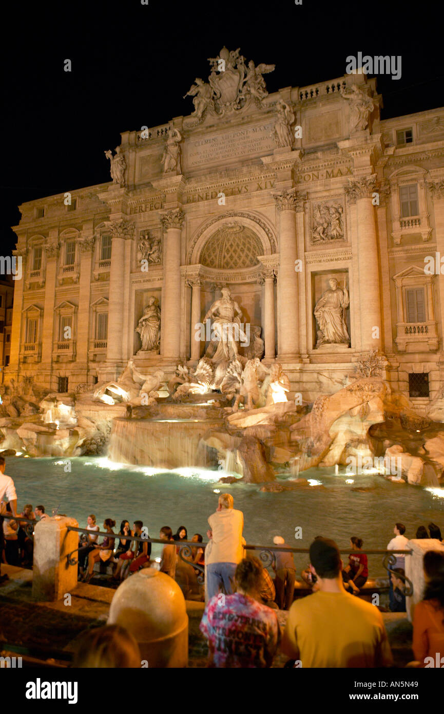 Rome trevi restaurant hi-res stock photography and images - Alamy