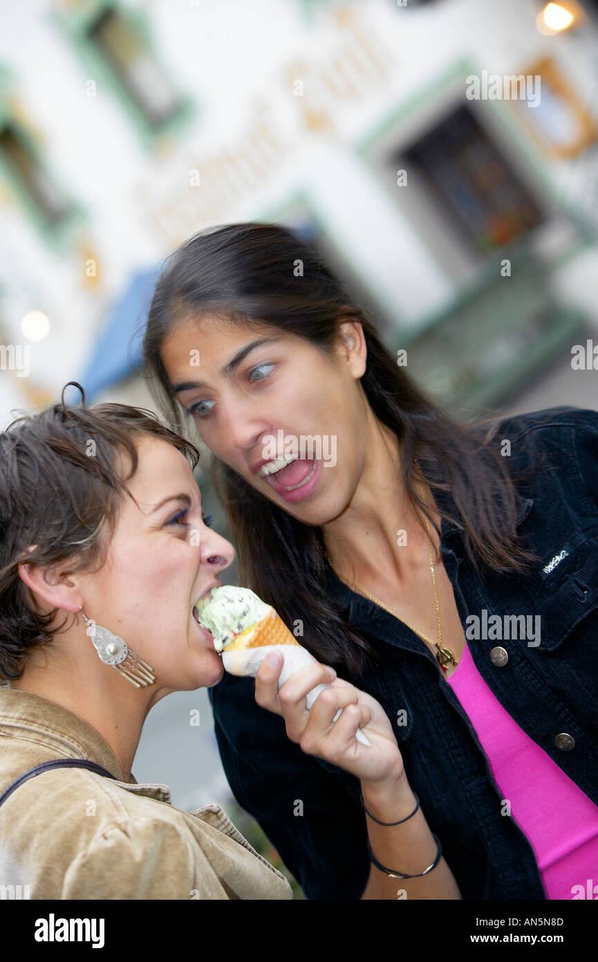 Young people having fun travel model release 442 445 Stock Photo - Alamy