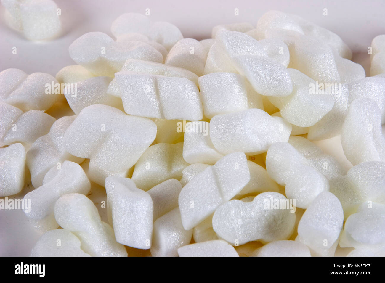 White packing peanuts Stock Photo - Alamy