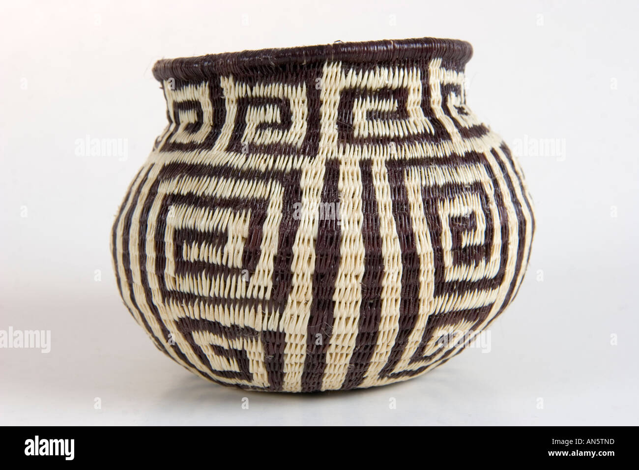 Embera basket hi-res stock photography and images - Alamy