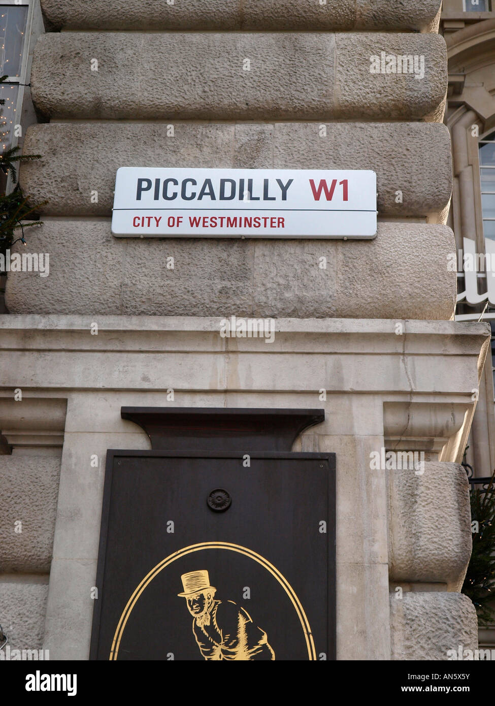 Sign Piccadilly Circus London W1 Westminster Stock Photo - Alamy