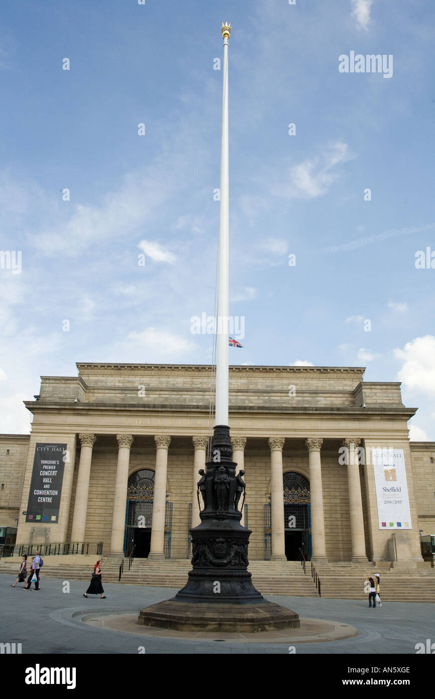 Sheffield city hall and memorial hall hi-res stock photography and ...